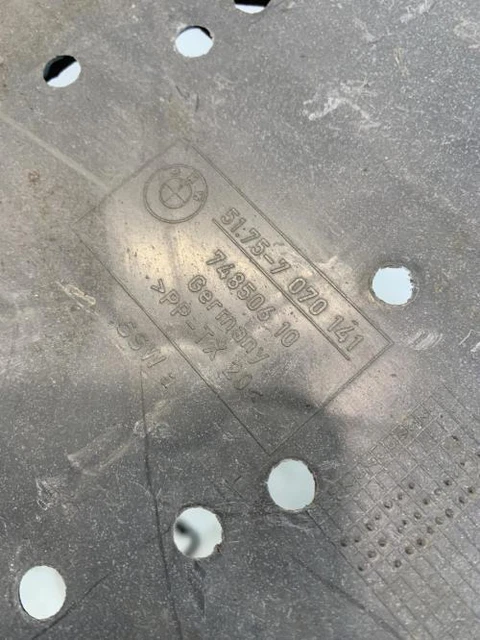 CACHE SOUS MOTEUR BMW SERIE 3 E91 51717070141 EUR 20,00 - PicClick FR