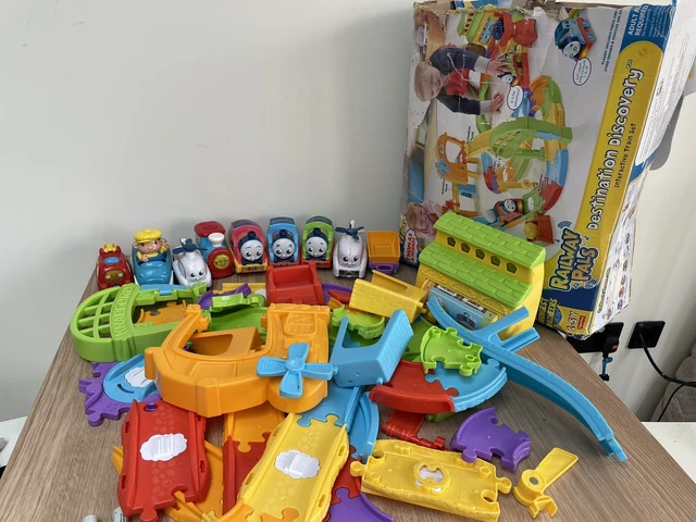 THOMAS AND FRIENDS Railway Pals Track & Trains Bundle Interactive £29. ...