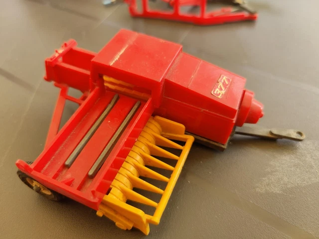 BRITAINS PRESSE BASSE densité botteleuse TRACTEUR 1/32 AGRICOLE FERME ...