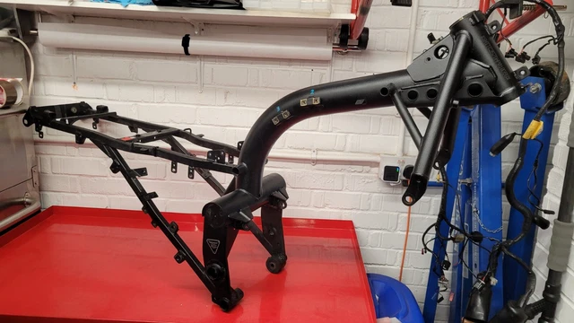 TRIUMPH DAYTONA 900 Frame V5C Logbook With Mot To Dec 2024 And Service ...