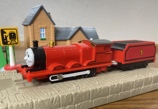 THOMAS & FRIENDS TrackMaster James & Tender Motorized Train Engine Hit ...