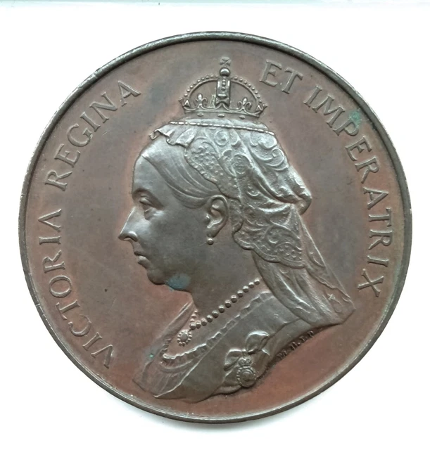 ANTIQUE 1897 BRONZE commemorative medallion QUEEN VICTORIA diamond ...