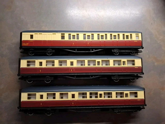 HORNBY RAILWAYS OO Gauge R448 Coach Composite Crimson/Cream UnBoxed ...