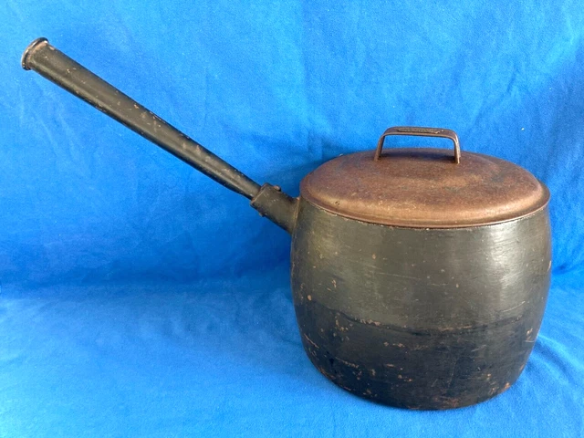 ANTIQUE IZONS 12 Pint Cast Iron Gypsy Romany Cooking Pot with Lid £120. ...