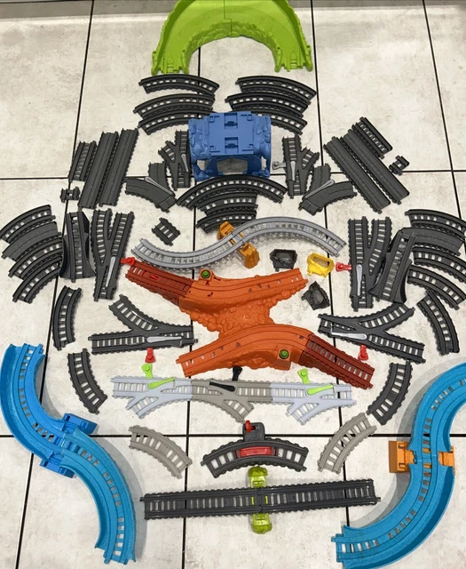 THOMAS THE TANK Engine Trackmaster Track Bundle O Com Post £20.00 ...