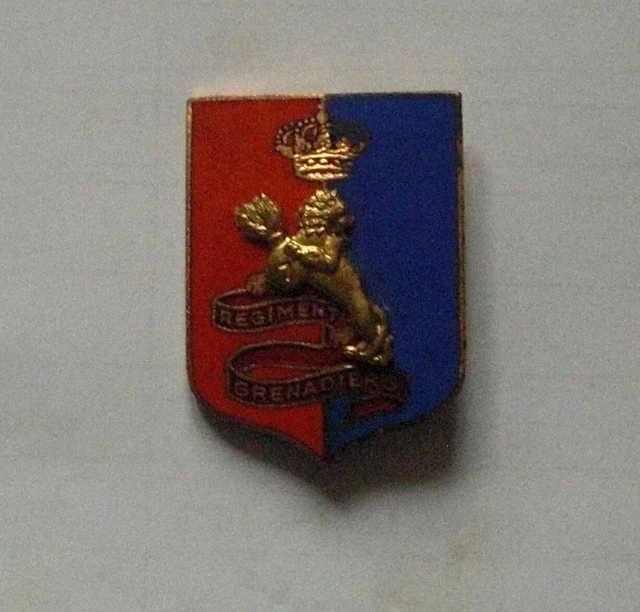 INSIGNE MILITAIRE ETRANGER - 1Er Regiment De Grenadiers EUR 4,00 ...