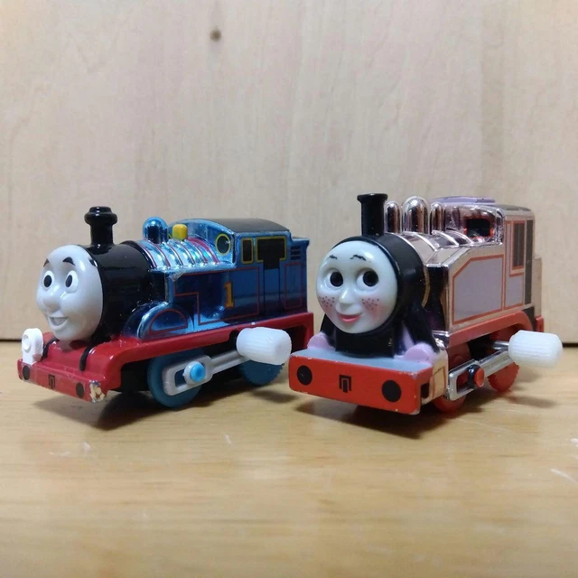 CAPSULE PLARAIL THOMAS Shiny Thomas & Rosie Wind-Up Train Set EUR 63,57 ...