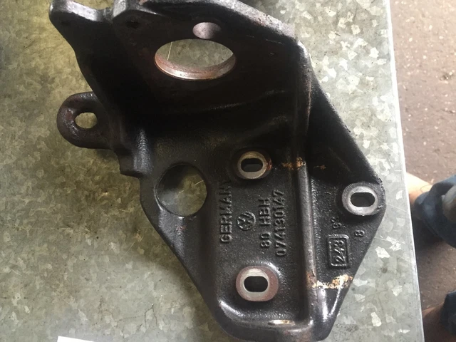 VW T4 TRANSPORTER 1992 2.4D Aab Fuel Injection Pump Bracket 074130147 £ ...
