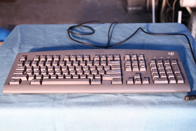 ORIGINAL SGI SILICON Graphics Keyboard model 062-0046-001 Model 6511-BN ... ORIGINAL SGI SILICON Graphics Keyboard model 062-0046-001 Model 6511-BN ...