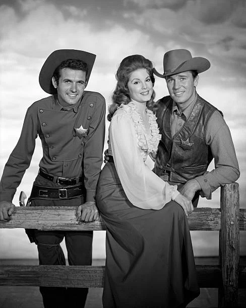TV WESTERN SHOW Johnny Ringo With Karen Sharpe Mark Goddard Old TV ...