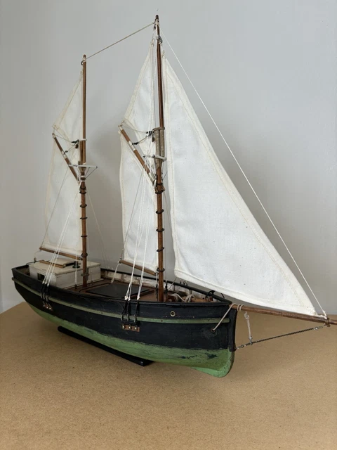 VINTAGE HAND BUILT Model of an 1800s/ 1900s American Fishing Smack Boat ...