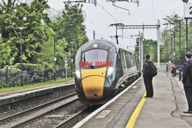 PHOTO CLASS 800 First Iet Calling At Midgham Station 20Th May 2019 £1. ...