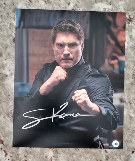 PHOTO SIGNÉE SEAN Kanan 8x10 avec COA Karaté Kid Cobra Kai EUR 28,46 ...