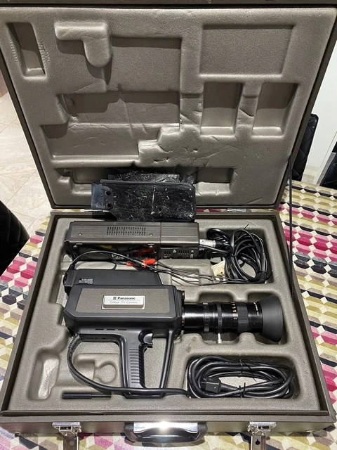 VINTAGE PANASONIC COLOUR TV Camera WV-3300E With AC Adaptor WV-3303E/B ...