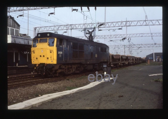 ORIGINAL 35MM SLIDE- Class 31/1 - 31231 at Nuneaton w/ engineers train ...