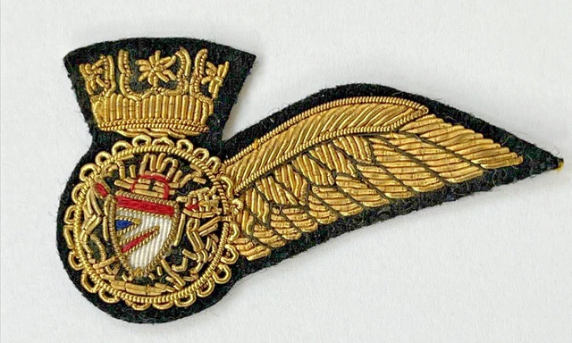 GENUINE BRITISH AIRWAYS Brevet Wing Gold Bullion Cabin Crew Badge 1970 ...
