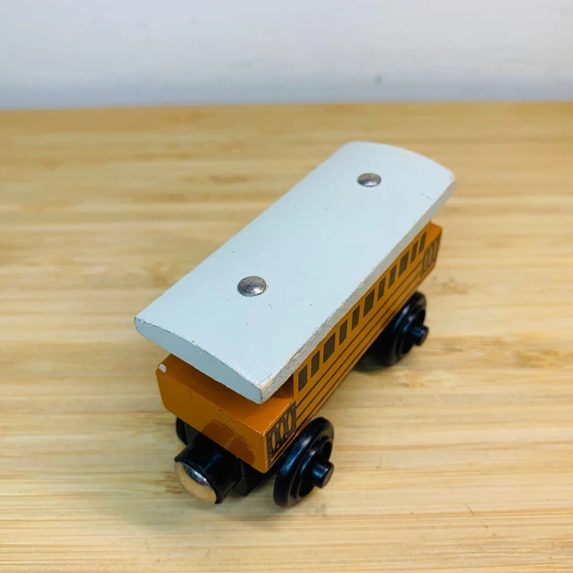 HENRIETTA - THOMAS The Tank Engine & Friends Wooden Railway Trains EUR ...
