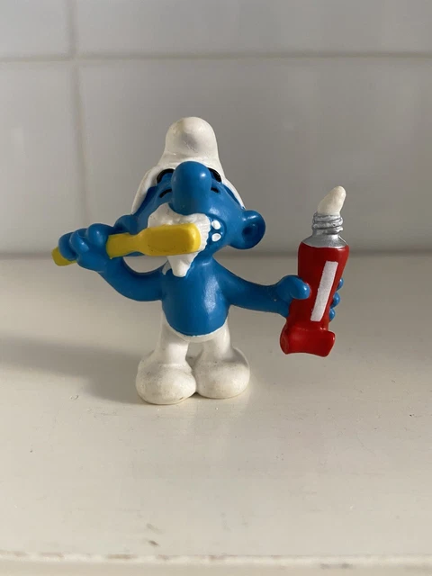VINTAGE PEYO SMURF Brushing His Teeth With Toothpaste TOY FIGURE West ...