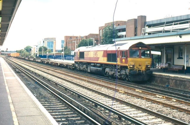 ORIGINAL DIESEL RAILWAY Train Colour Slide Ews Class 66 At Eastleigh Of ...