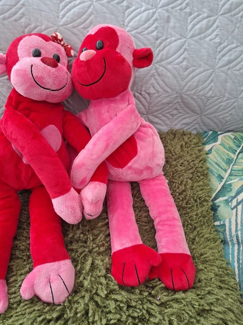 VINTAGE TESCO 05 2 X Valentine Plush Love Monkeys Red & Pink Cuddling ...