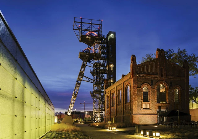 VLIES FOTOTAPETE-BERG-WERK-(10624)-MINE BERGBAU Kohle Eisen Steine Salz ...