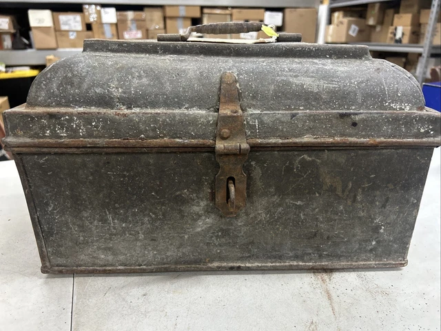 VINTAGE METAL COFFIN Shaped Tool Box Mechanics Chest READ DESCRIPTION £ ...