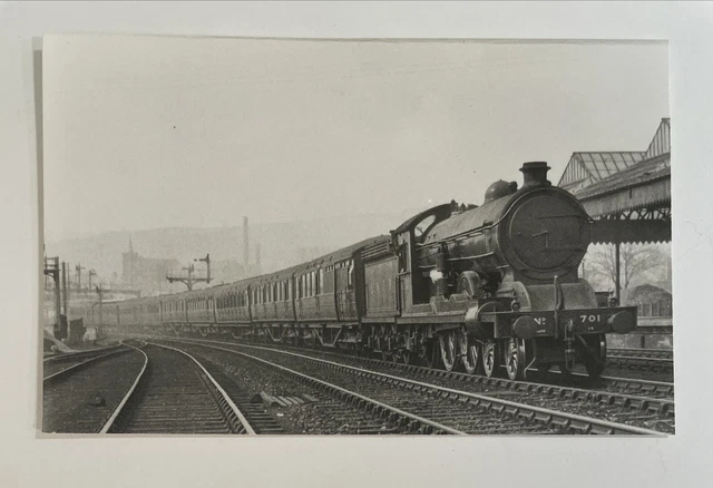 LNER RAILWAY LOCOMOTIVE Photograph - 701 Scarborough Station - F810 £2. ...