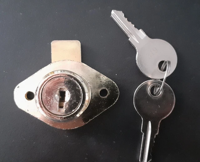 # USED LOCK & 2 x Keys - From Vintage One Arm Bandit / Slot Machine # £ ...