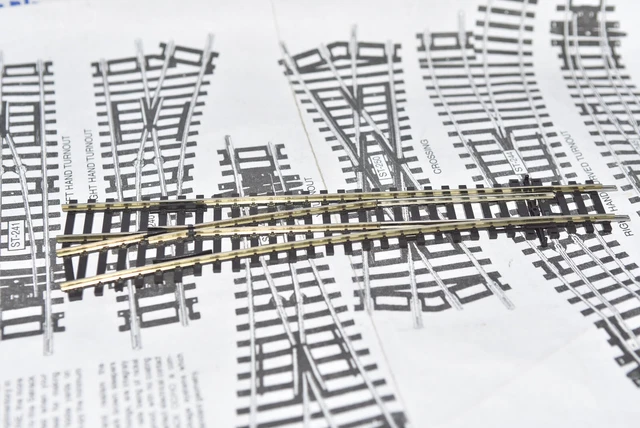 PECO SL-96 TURNOUT, Medium Radius, Left Hand. Insul Frog. 219mm. Mint ...