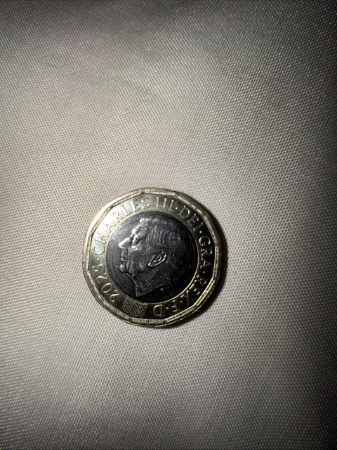 RARE LOW MINTAGE 170,000 2025 King Charles III Bee Design £1 Coin In ...