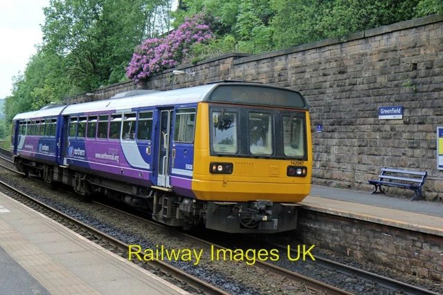 RAILWAY PHOTO CLASS 142 DMU - Northern Rail Class 142 142047 Greenfield c2014 EUR 2,84 - PicClick FR