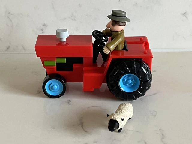 POSTMAN PAT 2010 Farmer Alf Thompson Figure & Push Along Tractor ...