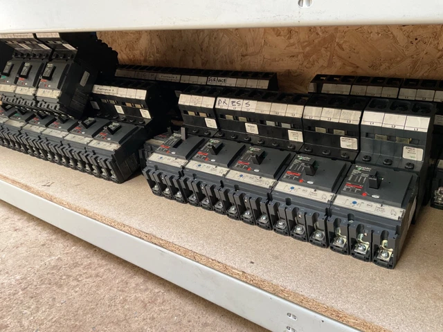 SCHNEIDER NSX250F MGP0323X TM32D 3ph Circuit breaker 22 - 32A £45.00 ...