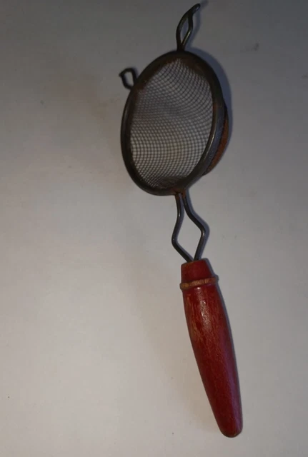 VINTAGE WIRE MESH Tea Strainer Red Wood Handle Kitchen Decor Tool ...