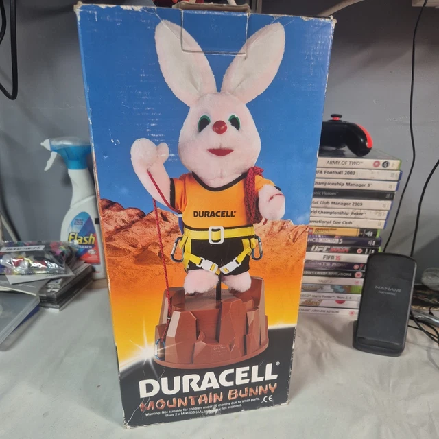 VINTAGE DURACELL MOUNTAIN Rock Climbing Mechanical Bunny Rabbit boxed ...