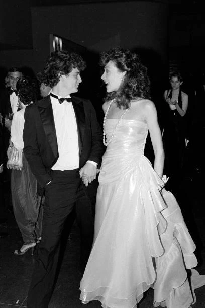 ACTRESS MARISA BERENSON & her husband Aaron Richard Golub Old Photo 1 ...
