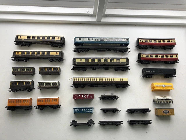 LOTS OF COACHES & Wagons Rolling Stock Model Railway OO Gauge £5.44 ...