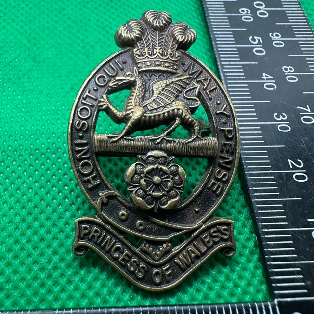 BRITISH ARMY CAP Badge. The Princess Of Wales's Royal Regiment ...