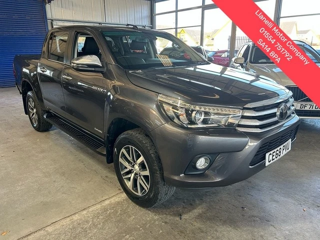 2018 TOYOTA HILUX Invincible D/Cab Pick Up 2.4 D-4D PICK UP DIESEL ...