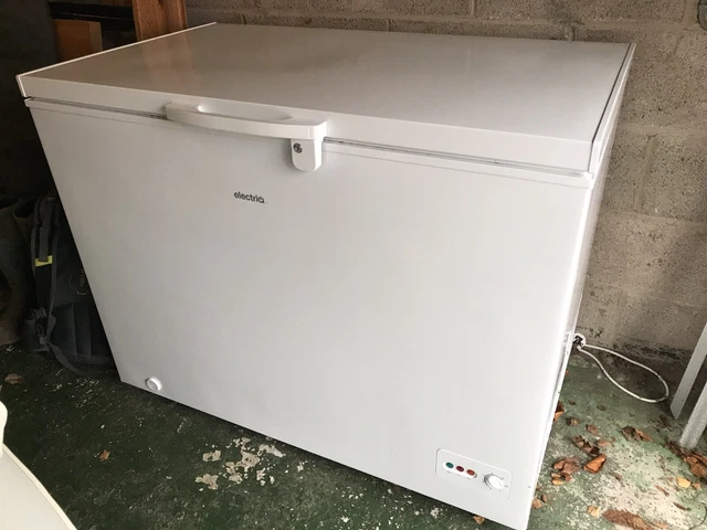 ELECTRIQ 300 LITRE Chest Freezer (67 cm deep/85 cm high/112 cm wide) £ ...