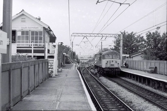 PHOTO BR BRITISH Railways Station Scene - SOUTH TOTTENHAM 1990 2 £1.99 ...