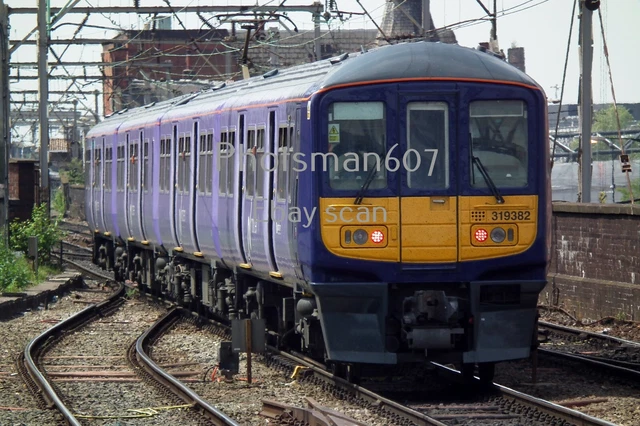 CLASS 319 319382, 4 car EMU, in Northern Electrics at Manchester Oxford ...