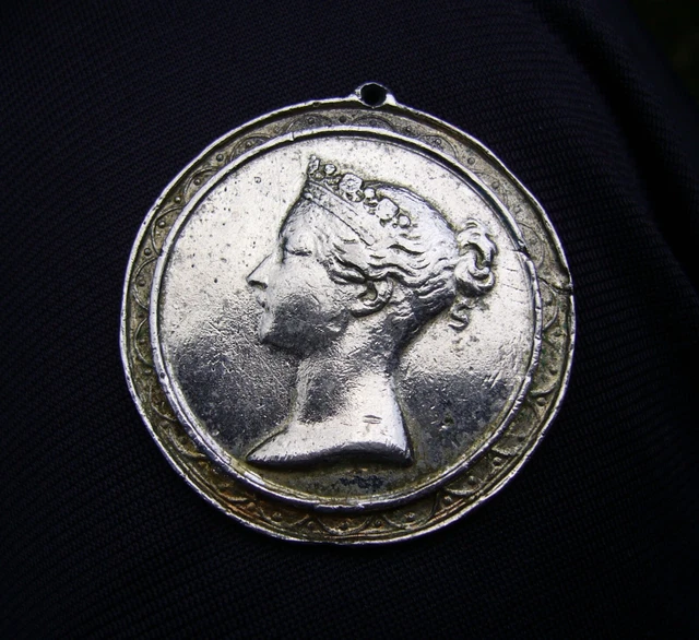 QUEEN VICTORIA MASONIC Medallion, 43mm and 43.5gms. £28.99 - PicClick UK