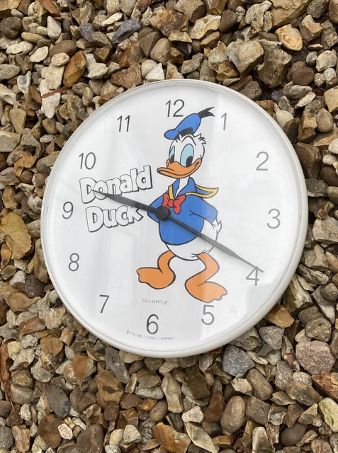 VINTAGE QUARTZ WALT Disney Company Donald Duck Wall Clock £30.00 ...