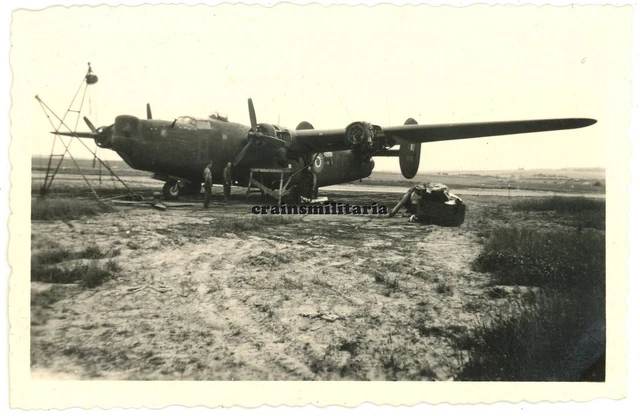 ORIG. FOTO RAF englische B-24 Liberator Bomber Flugzeug Frankreich Belgien 1944 EUR 7,99 ...