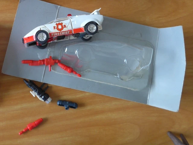 VINTAGE 1985 TAKARA Transformers Lamborghini Countach Red Alert EUR 80 ...