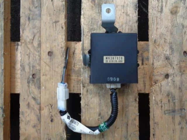 MITSUBISHI FUSO CANTER 2010 PDG-FB70B Control Unit MK387928 [Used ...