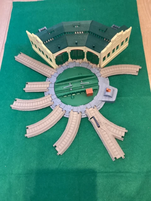 THOMAS & FRIENDS Tidmouth Engine Sheds x 3,Turntable & 2 Buffers ...
