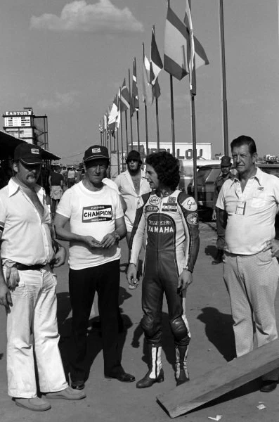 THUUR COEN CHATS to Johnny Cecotto Motorcycle Racing 1977 Old Photo 5 ...