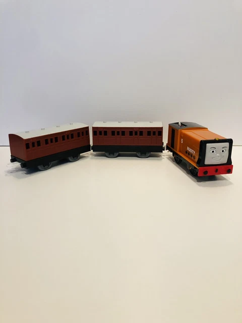 RUSTY & COACHES TOMY Trackmaster Rusty Train Thomas the tank engine ...